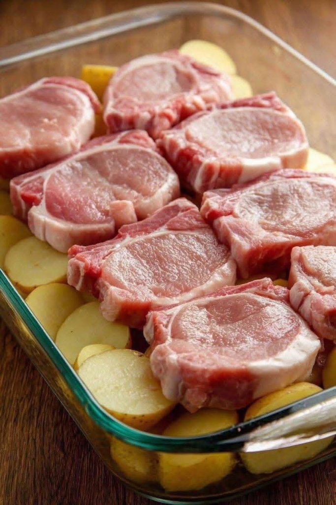Smothered Beef Chops with Potatoes in Gravy – Best Recipes